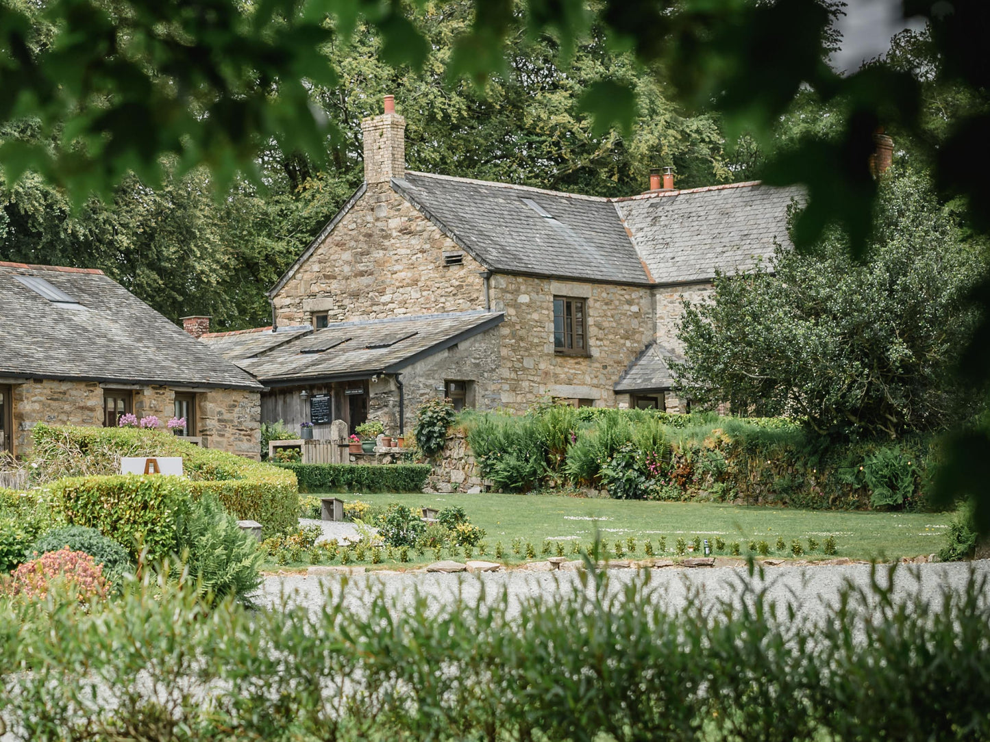 Stylish barn accommodation for wedding guests - Trevenna
