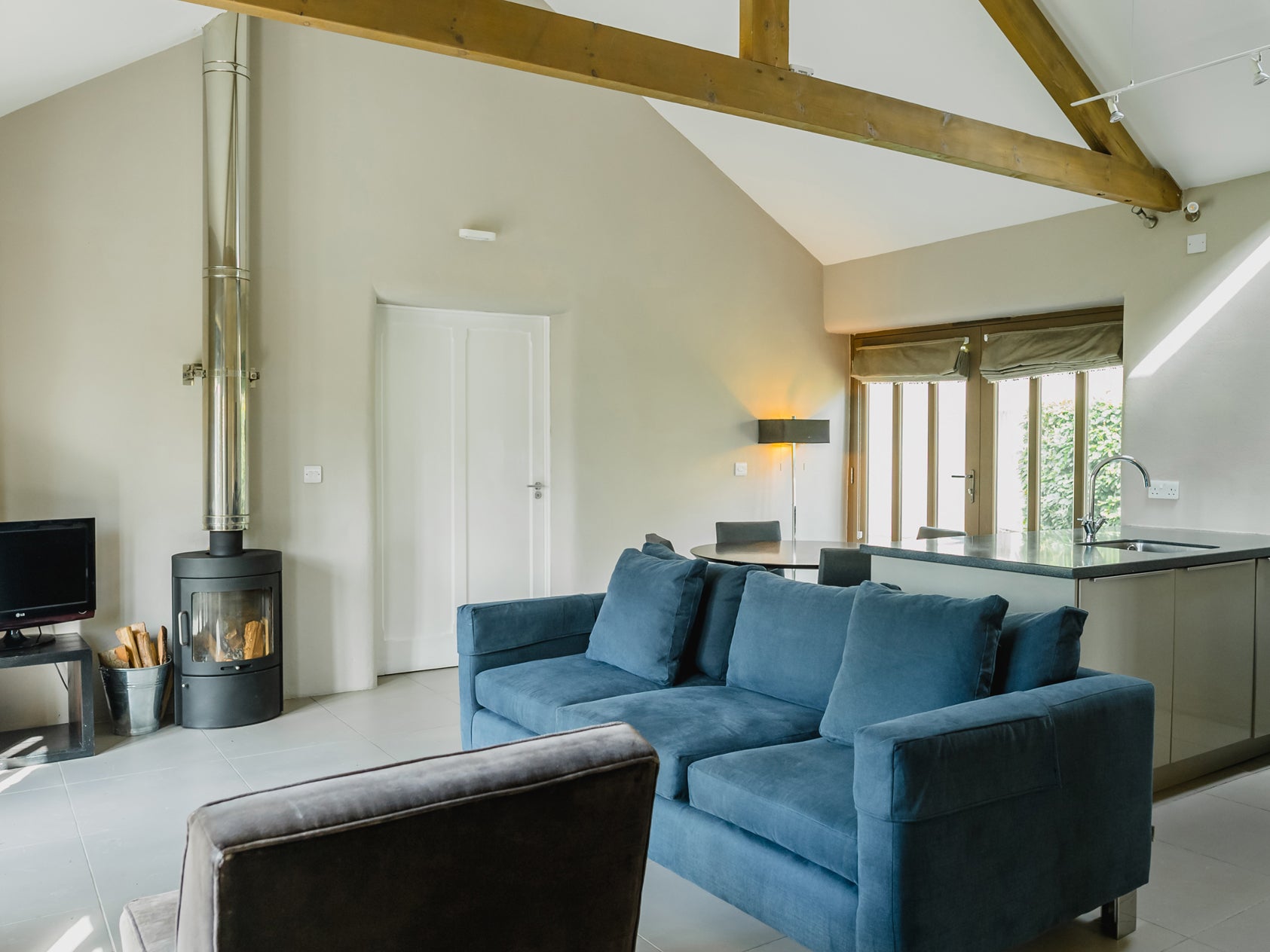 Stylish barn accommodation for wedding guests - Trevenna